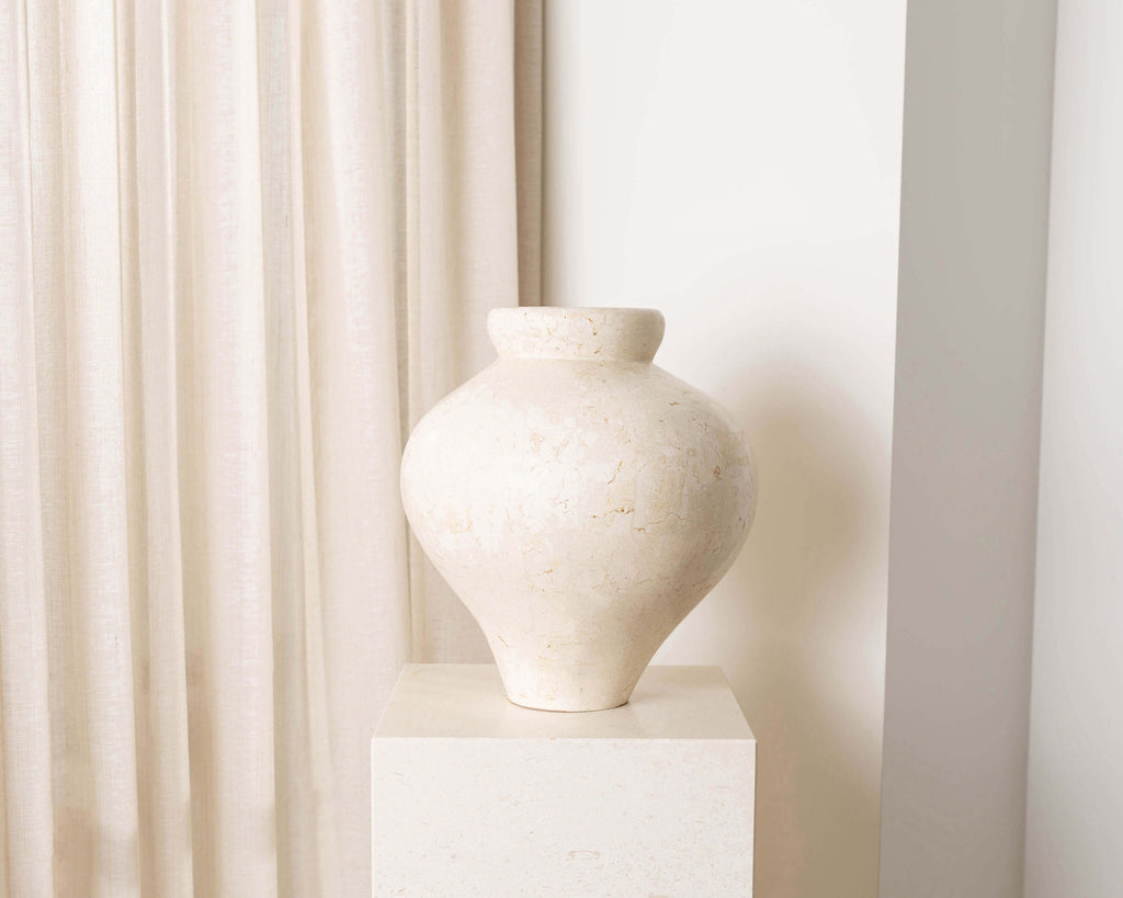 Laguna Vase | Natural White Stone Small - En Gold – en gold